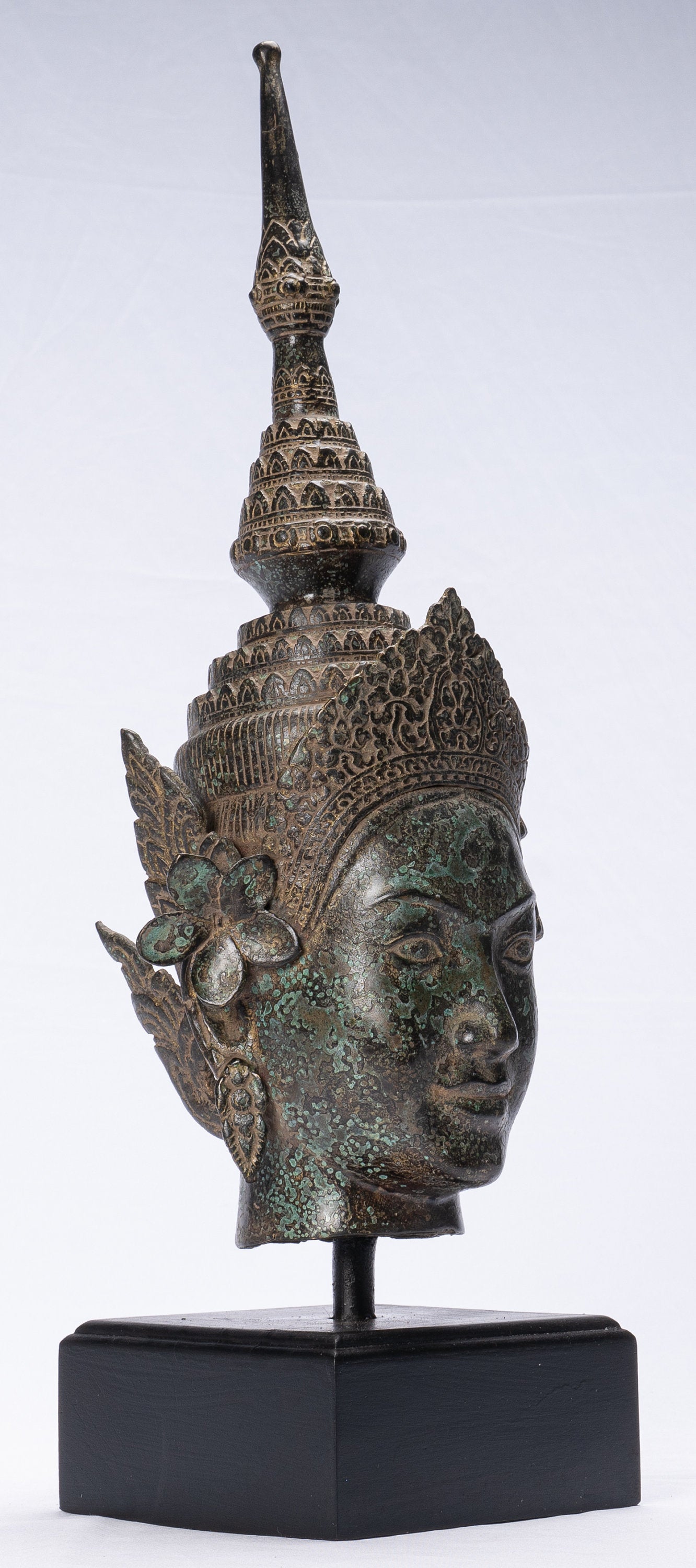 Khmer Apsara Statues